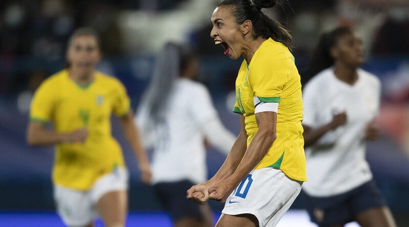 As versões de Marta, que completa 37 anos rumo a mais um ano histórico ...